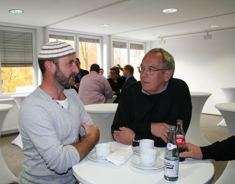 Schallschutz, Brandschutz und ein Fachwerkhaus mit Rennwagen - dach+holzbau