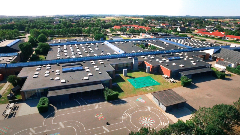 Amager-Grundschule in Skjern erhält neue Oberlichter von Velux - dach ...