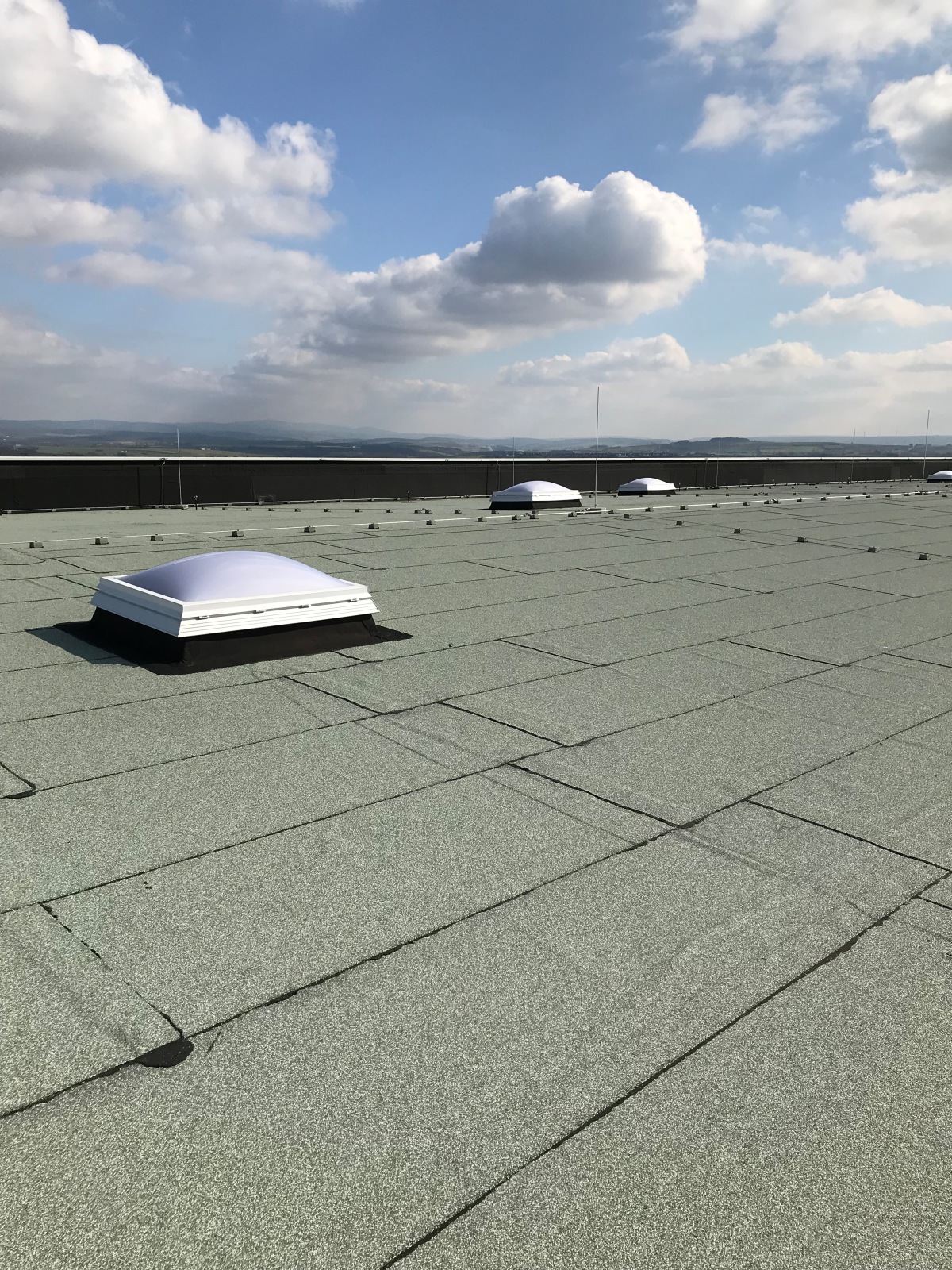 Leichtdächer abdichten mit Bitumenbahnen - dach+holzbau