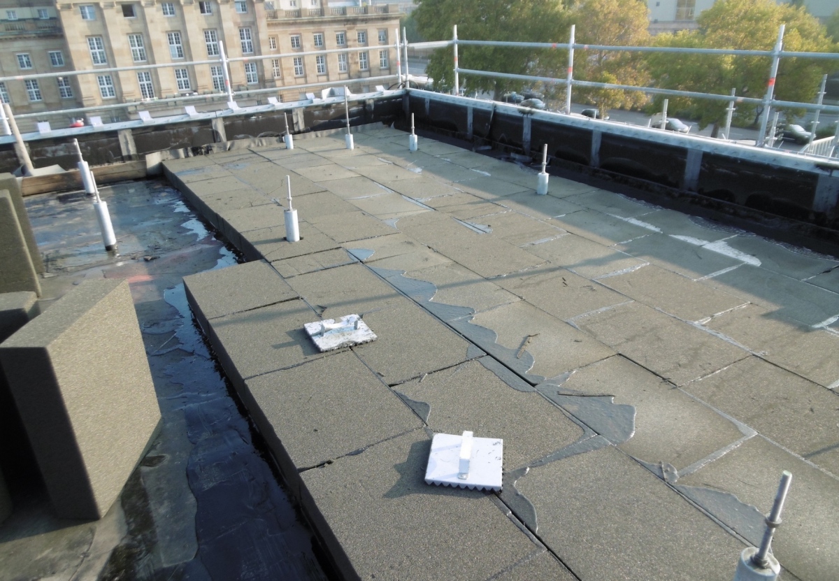 Dachsanierung mit Schaumglas-Dämmung - dach+holzbau