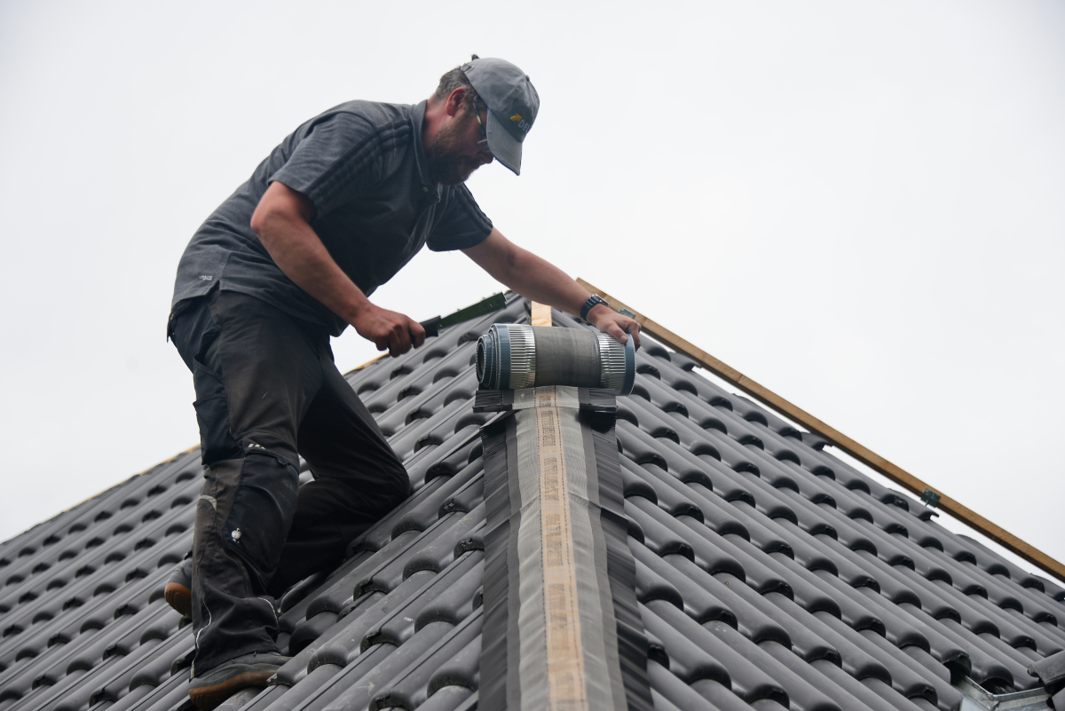 Das ist zu beachten am Dachfirst - dach+holzbau