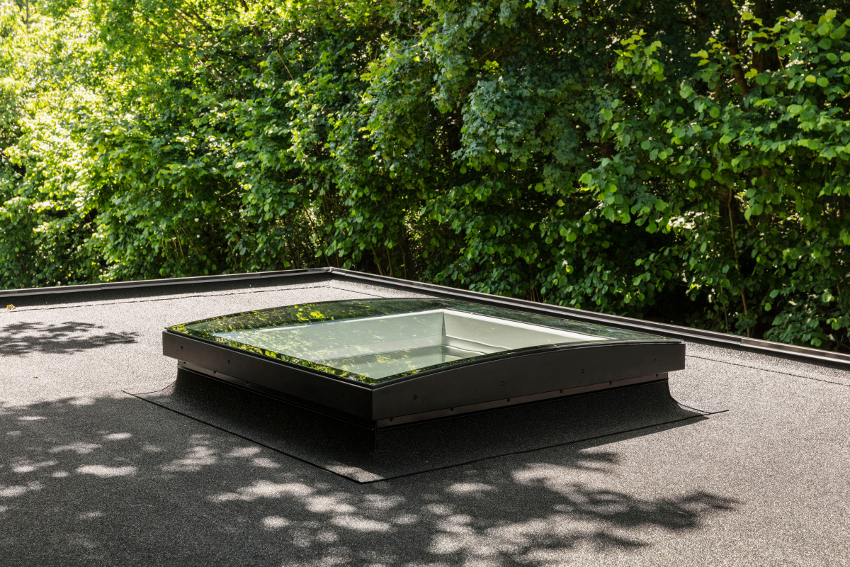 Flachdachfenster im neuen Design - dach+holzbau