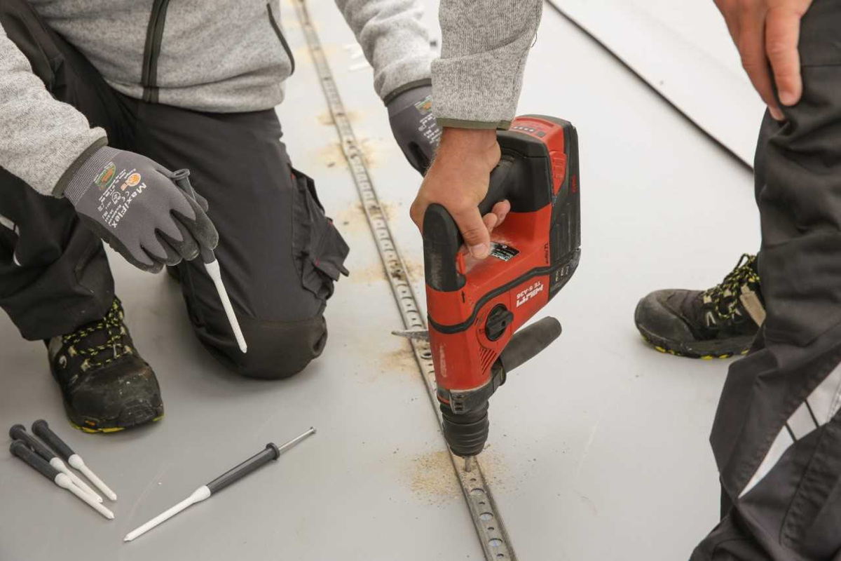 Nach der Sanierung dauerhaft geschützt - dach+holzbau