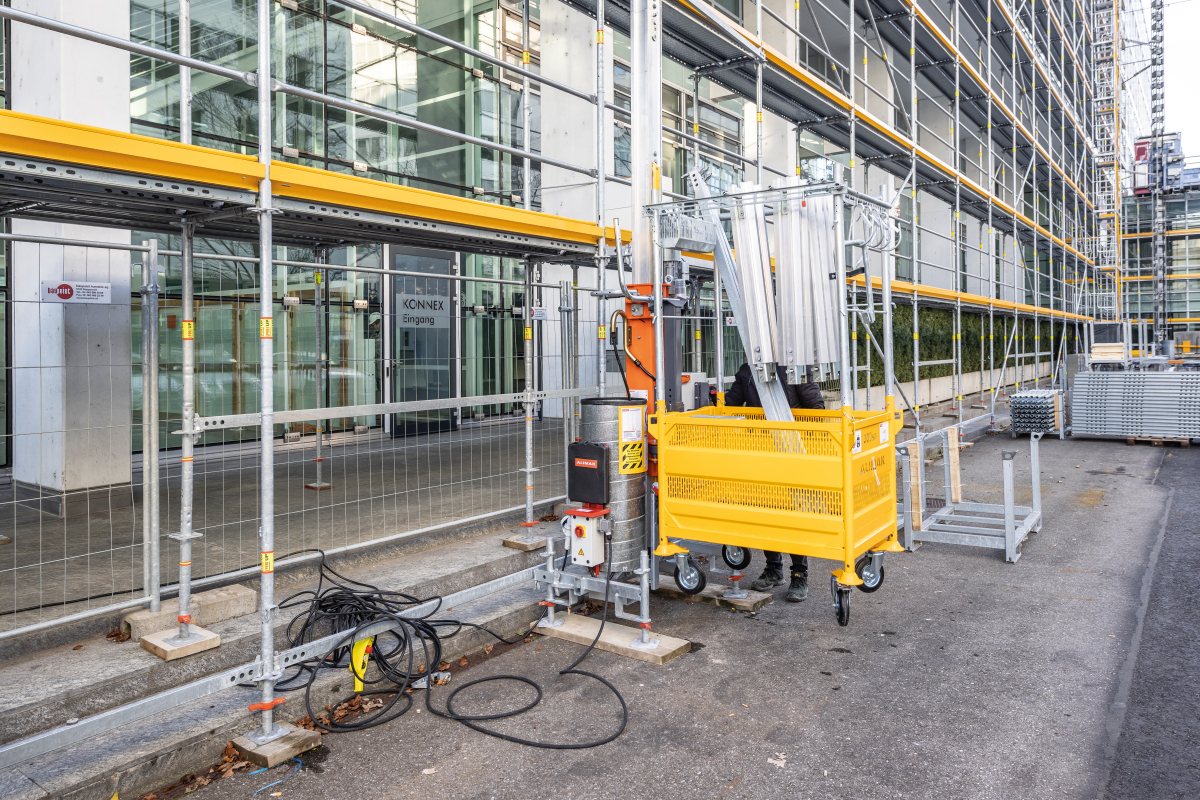 Flexibles Transportsystem erleichtert Gerüstbau - dach+holzbau