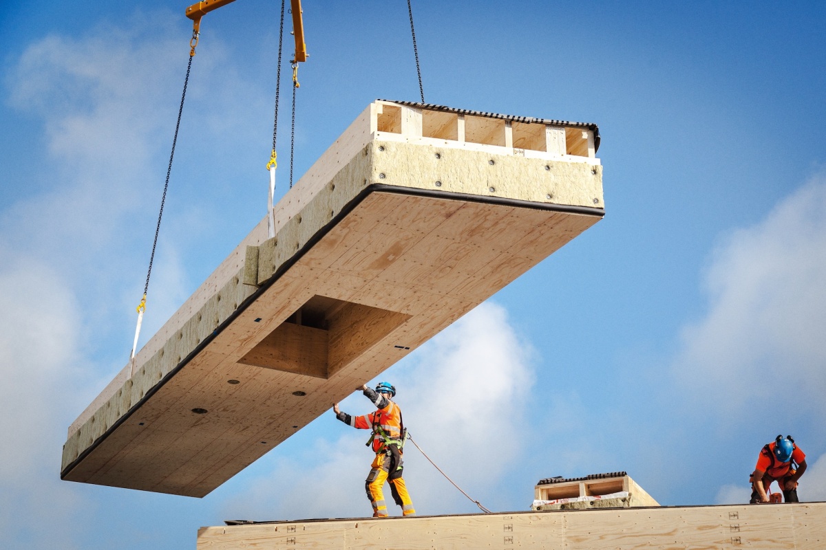 Maßgeschneidertes Holzbausystem - dach+holzbau