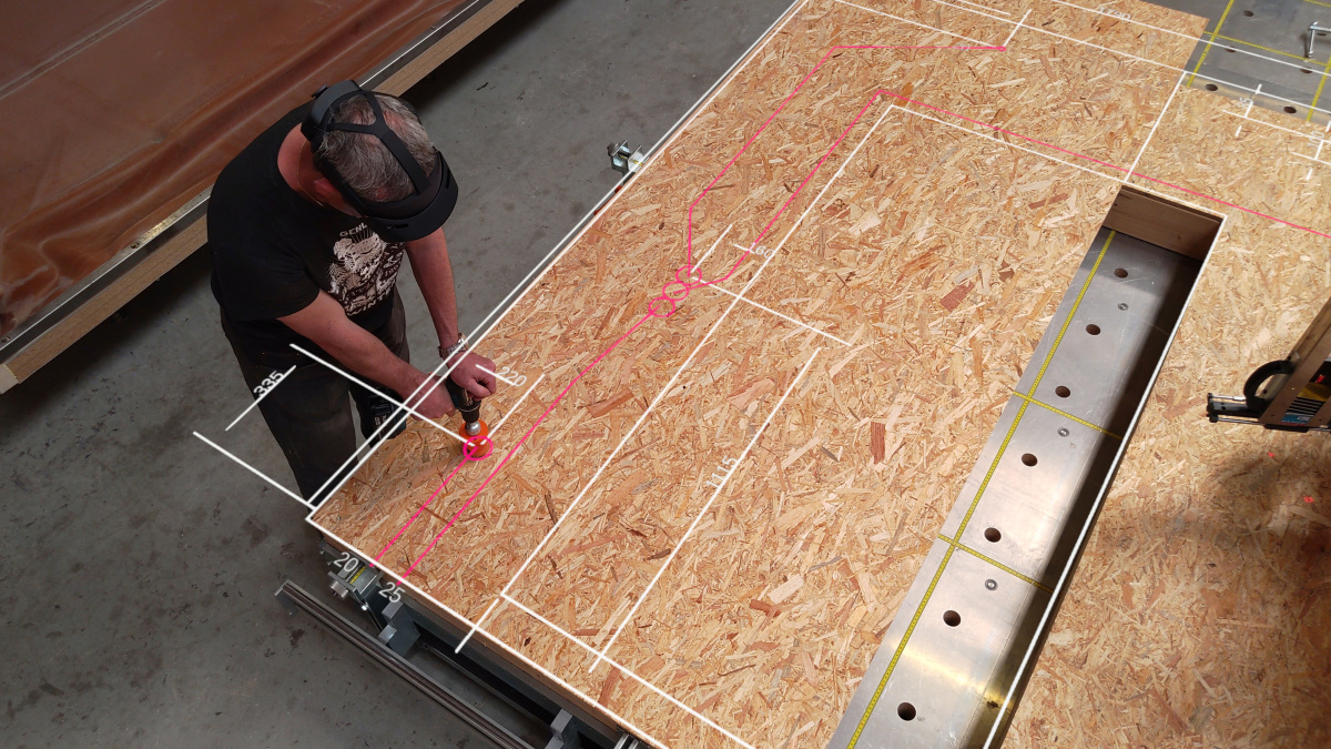 Holzrahmenbau mit Augmented-Reality-Brille - dach+holzbau