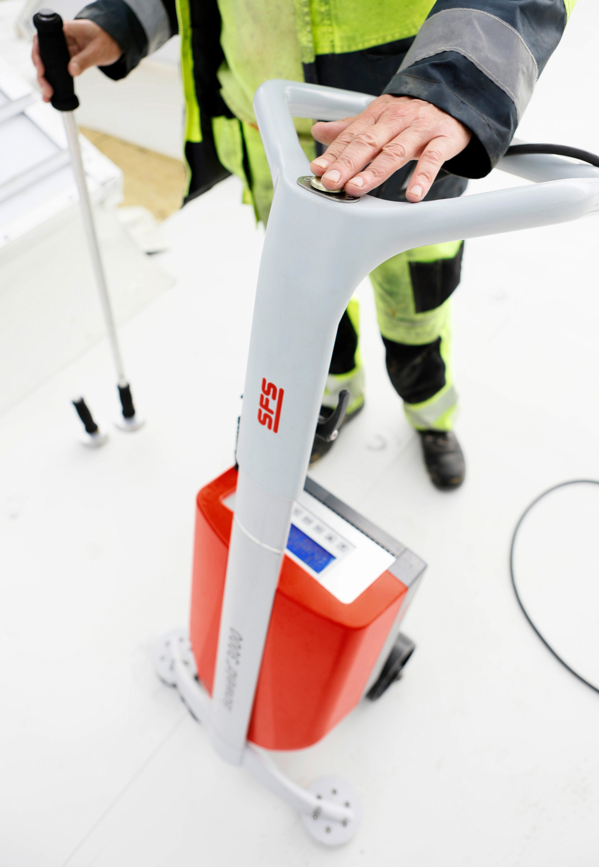 Sicherer Halt für neuen Dachaufbau - dach+holzbau