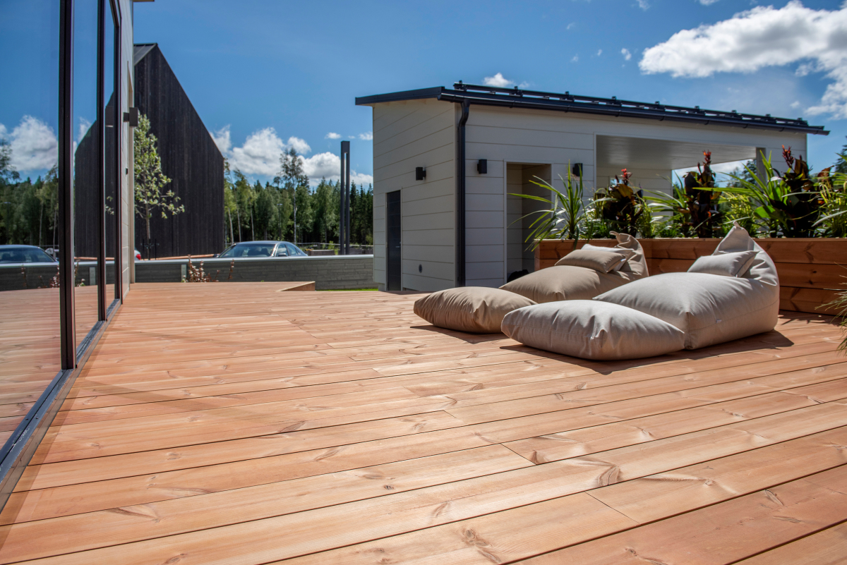 Widerstandsfähiges Thermoholz für Fassaden und Terrassen - dach+holzbau