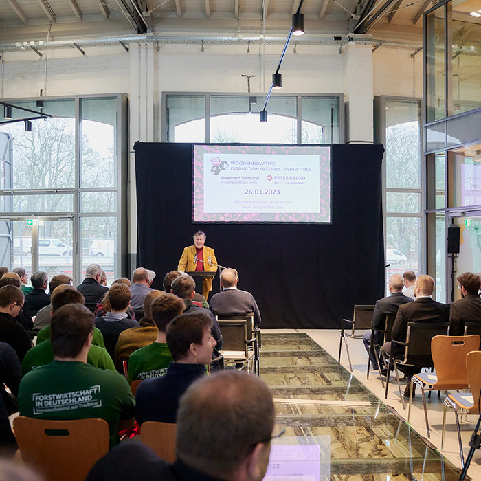 Wood Innovation Day 2023 bei Swiss Krono - dach+holzbau