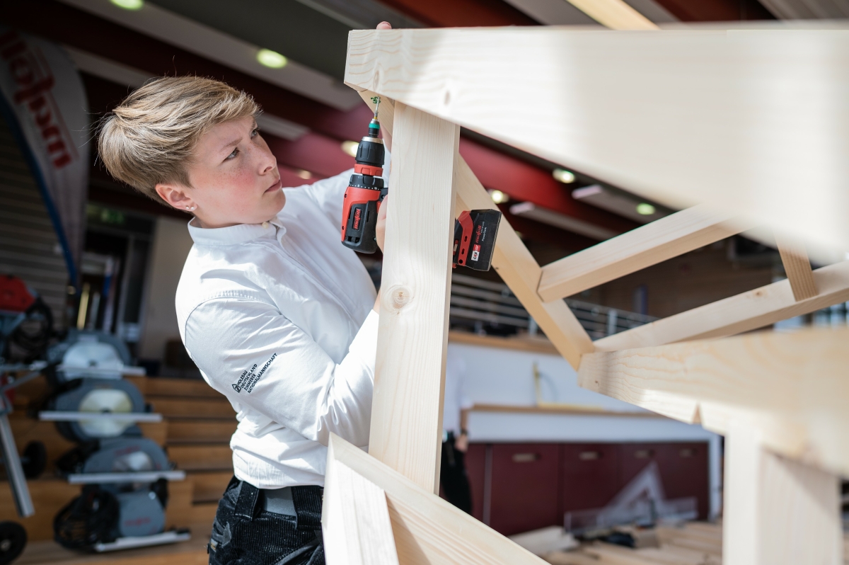 Vorliebe für anspruchsvolle Arbeiten - dach+holzbau