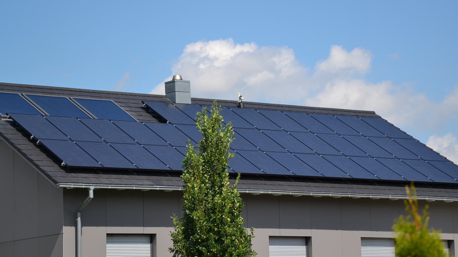 Solar braucht Dachverstand. Und keine Haken. - dach+holzbau
