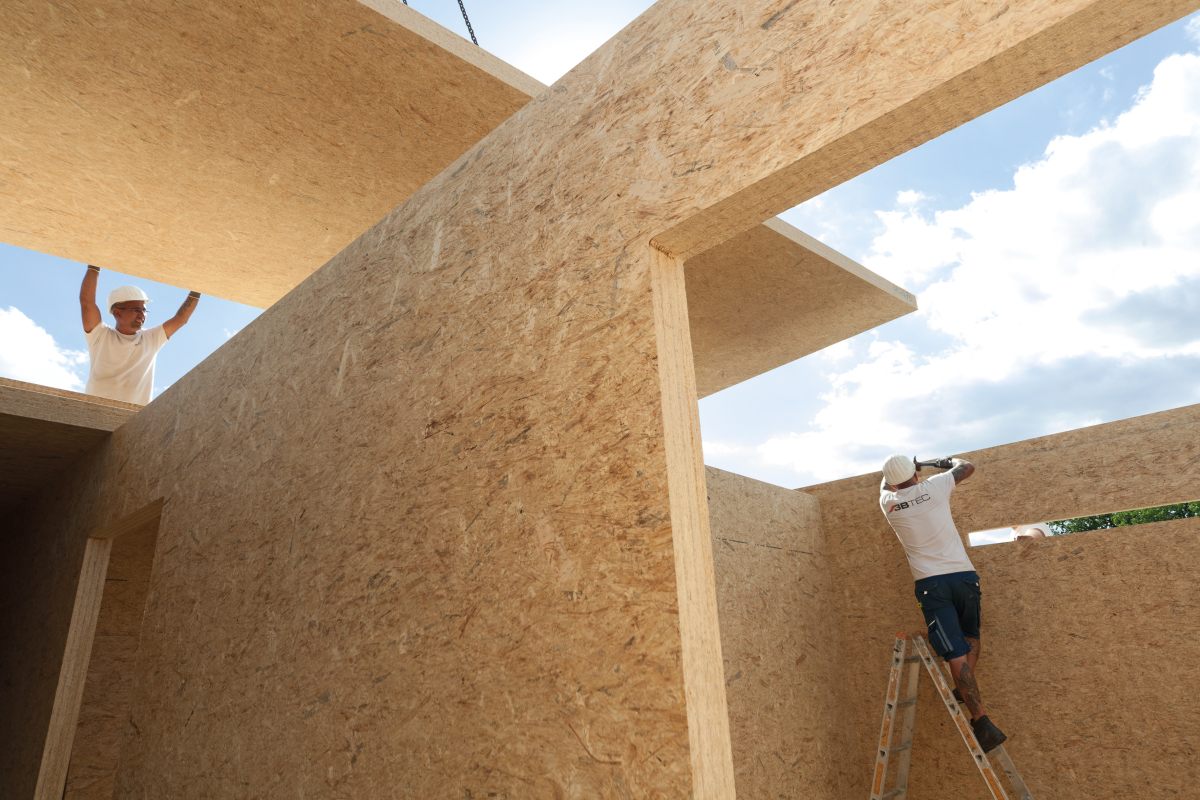 Massives Holzbausystem in drei Varianten - dach+holzbau