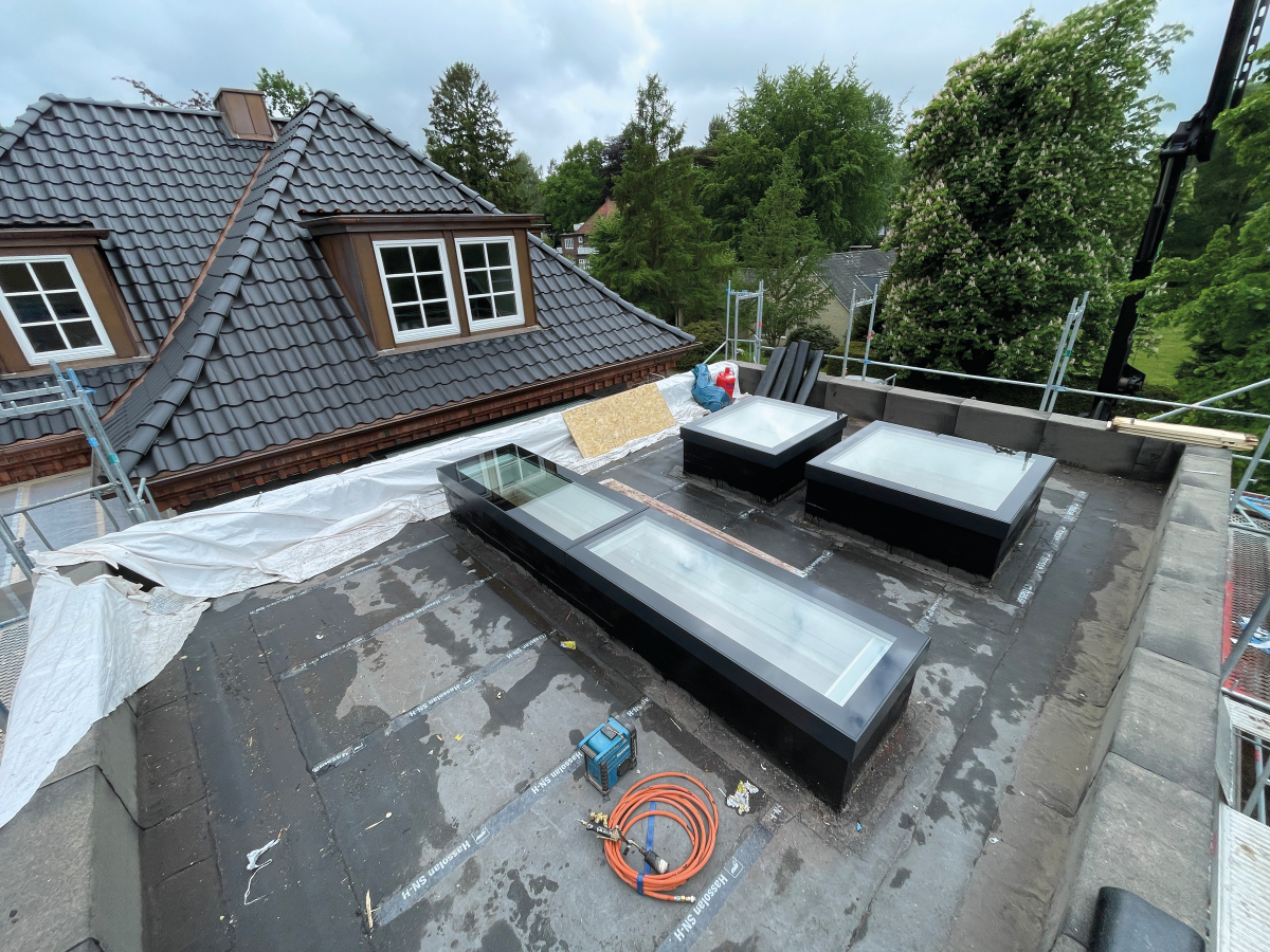 Rotklinkervilla in Hamburg umgebaut und mit einem Anbau in Holzbauweise ...