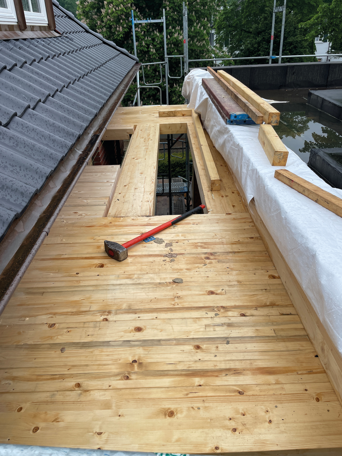Rotklinkervilla in Hamburg umgebaut und mit einem Anbau in Holzbauweise ...
