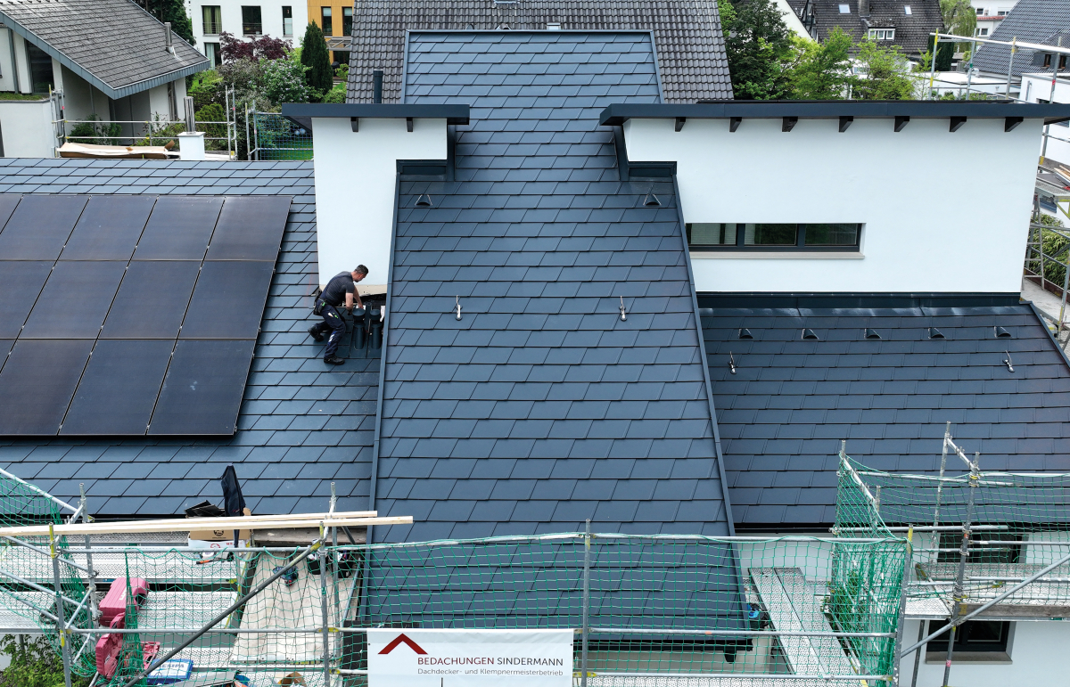 Komplexe Sanierung erfolgreich umgesetzt - dach+holzbau