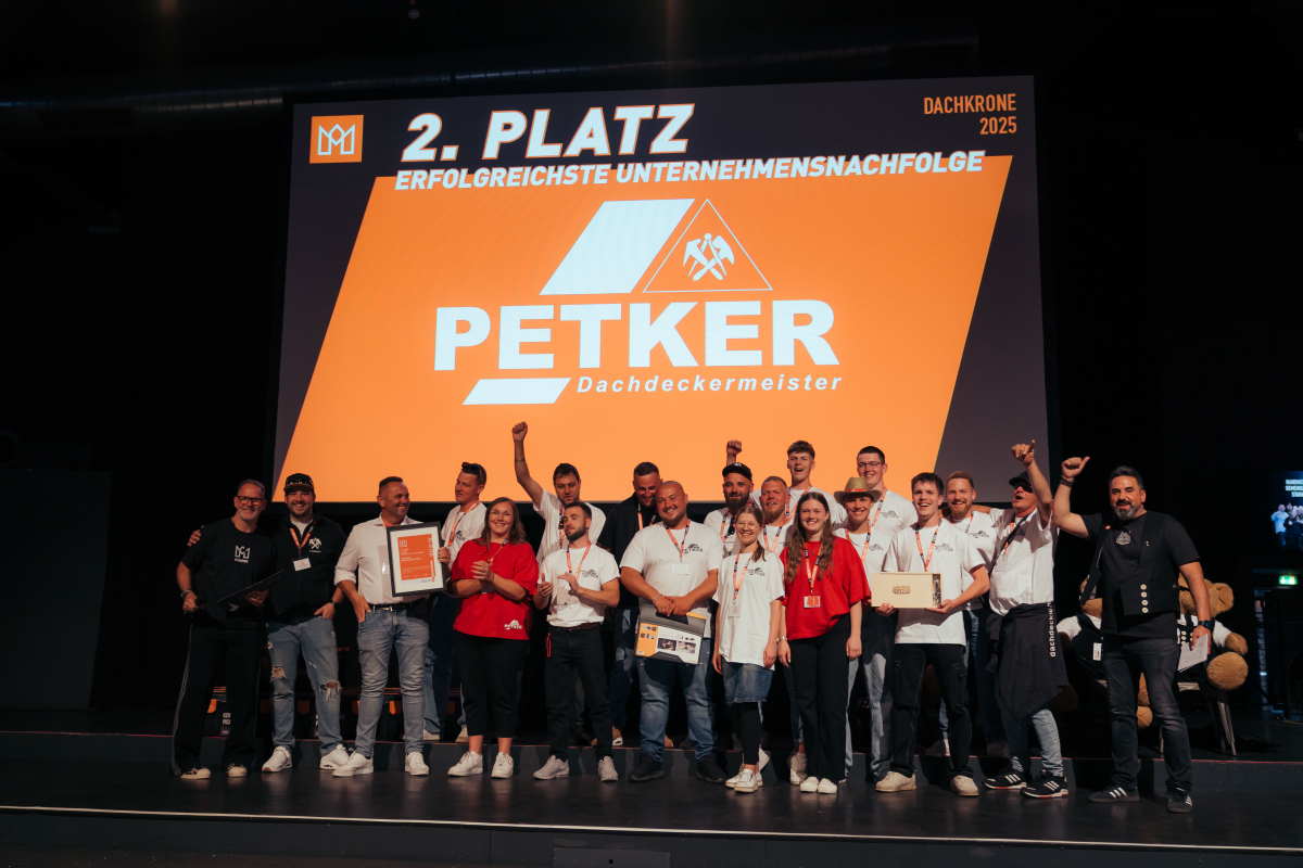 Zahlreiche Gäste und gute Stimmung - dach+holzbau