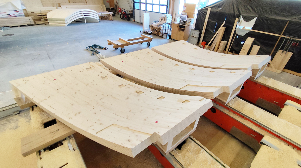 In Form gebracht mit „CLT curved“ - dach+holzbau