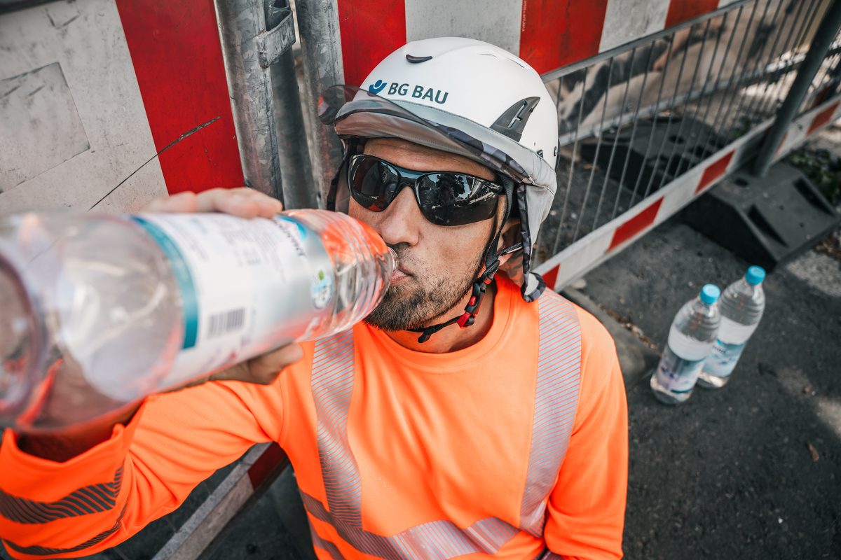 Tipps für den Schutz der Beschäftigten auf der Baustelle bei großer ...