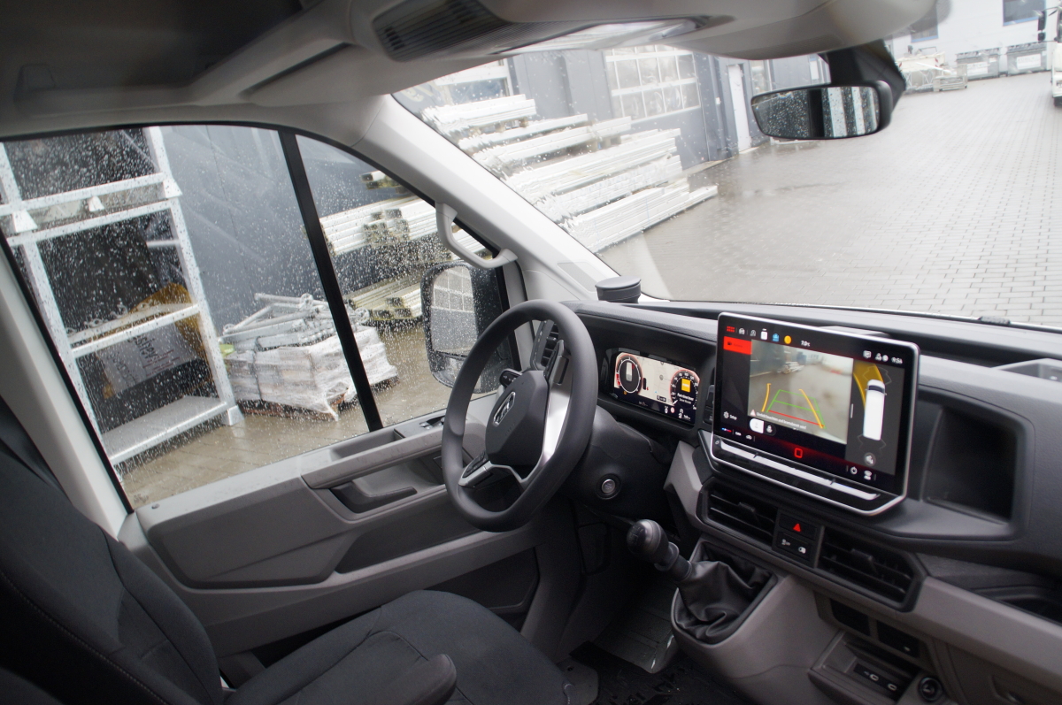 Transporter mit viel Platz und Leistung - dach+holzbau