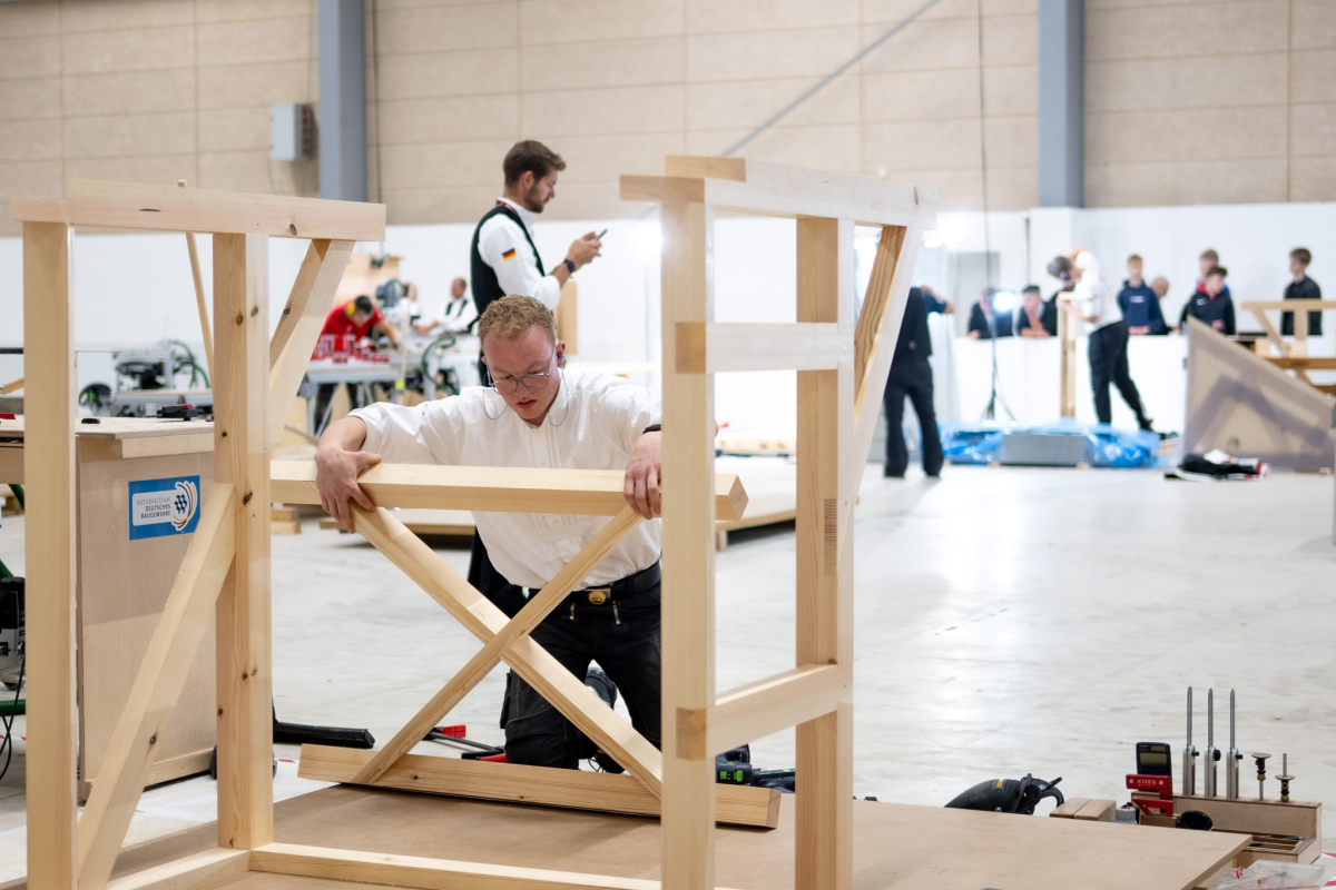 Deutscher Zimmerer gewinnt Gold - dach+holzbau